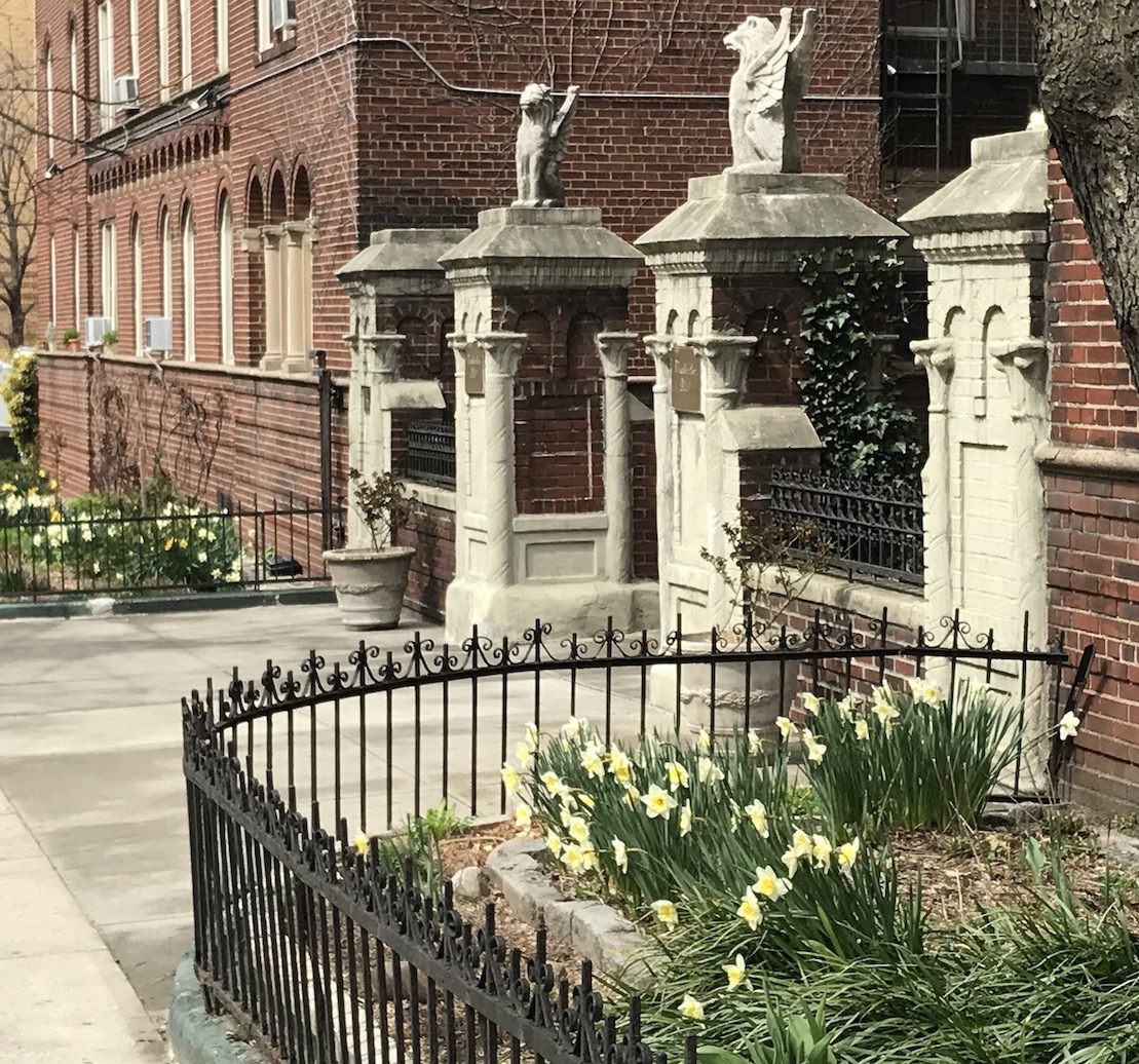 Queens Walking Tours with Adrienne Onofri | Queen Historical Society ...